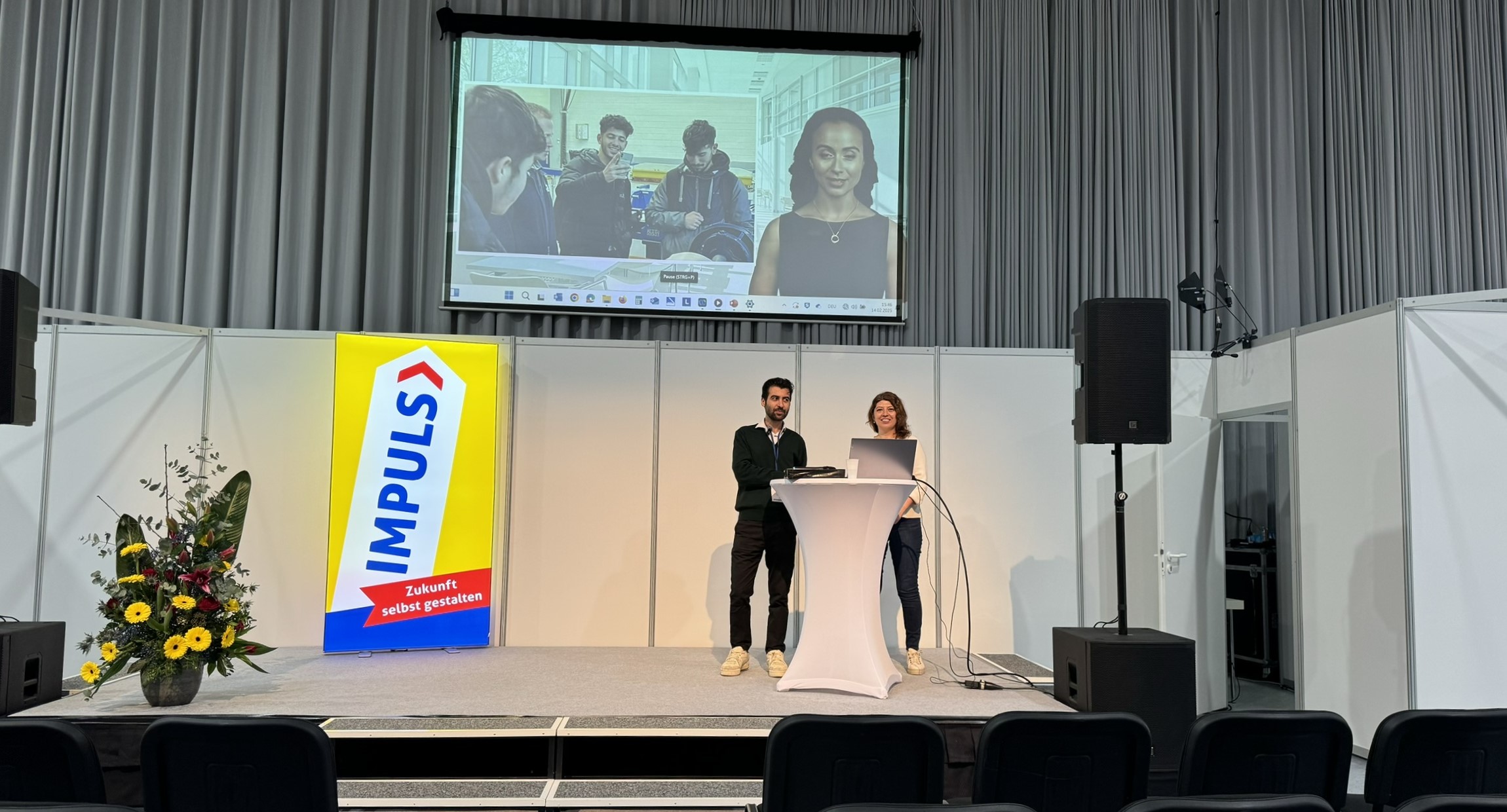 Berufsorientierung auf 2 x 2 m: Das KAUSA-Team auf der IMPULS-Messe in ...